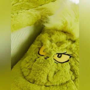 Disney | Shoes | The Grinch Christmas Furry Bedroom Slippers Womens ...